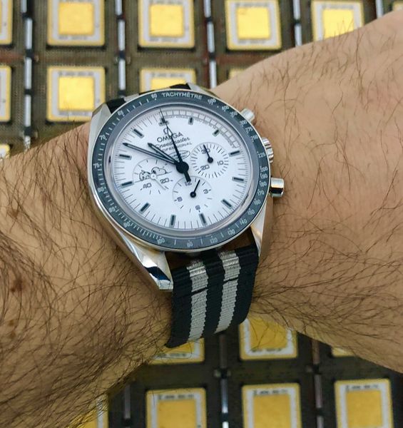 Wristshots von Omega Uhren am Arm | Wristshots.de